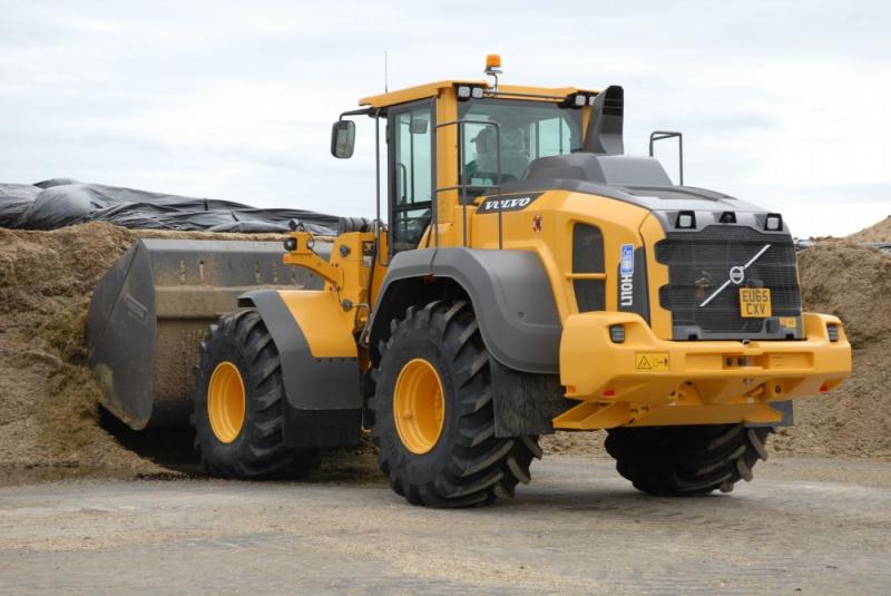 Volvo loading shovel pumps up the gas | Hub-4