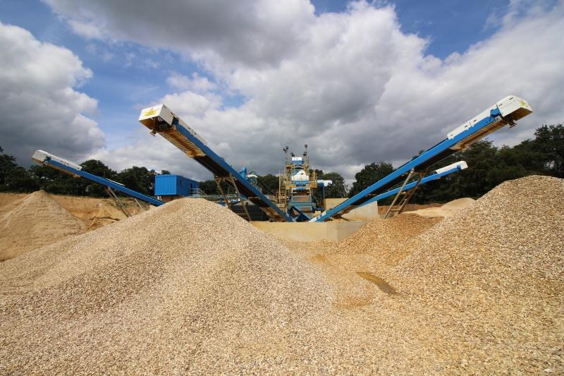 New CDE Global modular sand & gravel washing plant for Raymond Brown at ...