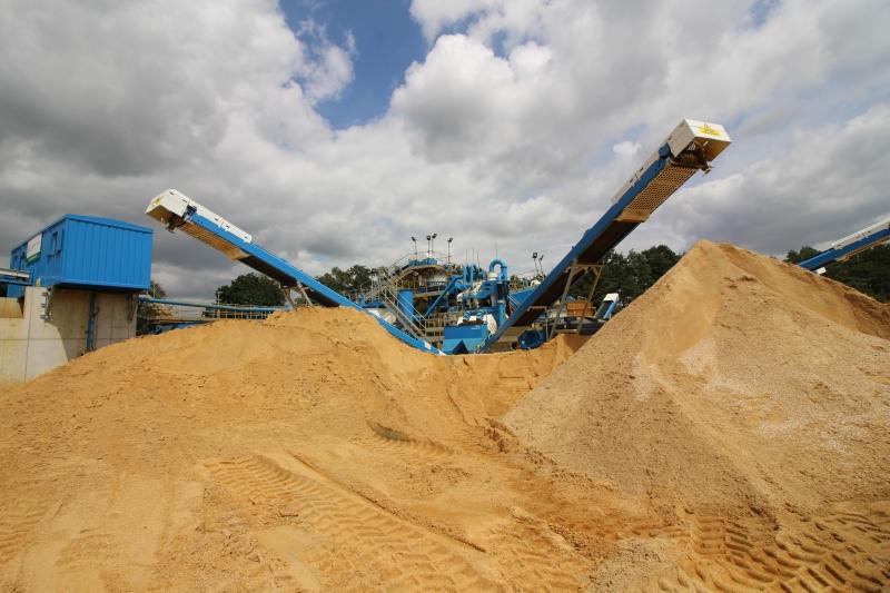 New CDE Global modular sand & gravel washing plant for Raymond Brown at ...