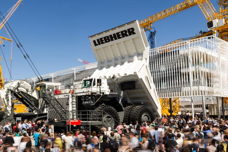 Liebherr T 264 mining truck on show at the 2016 Bauma | Hub-4