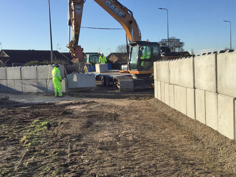 Flood defence wall in North Lincs... Legato blocks | Hub-4