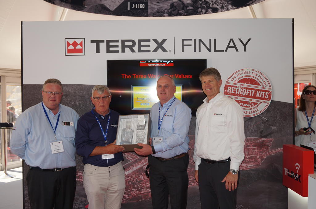 Industry pays tribute to Charlie | Hub-4