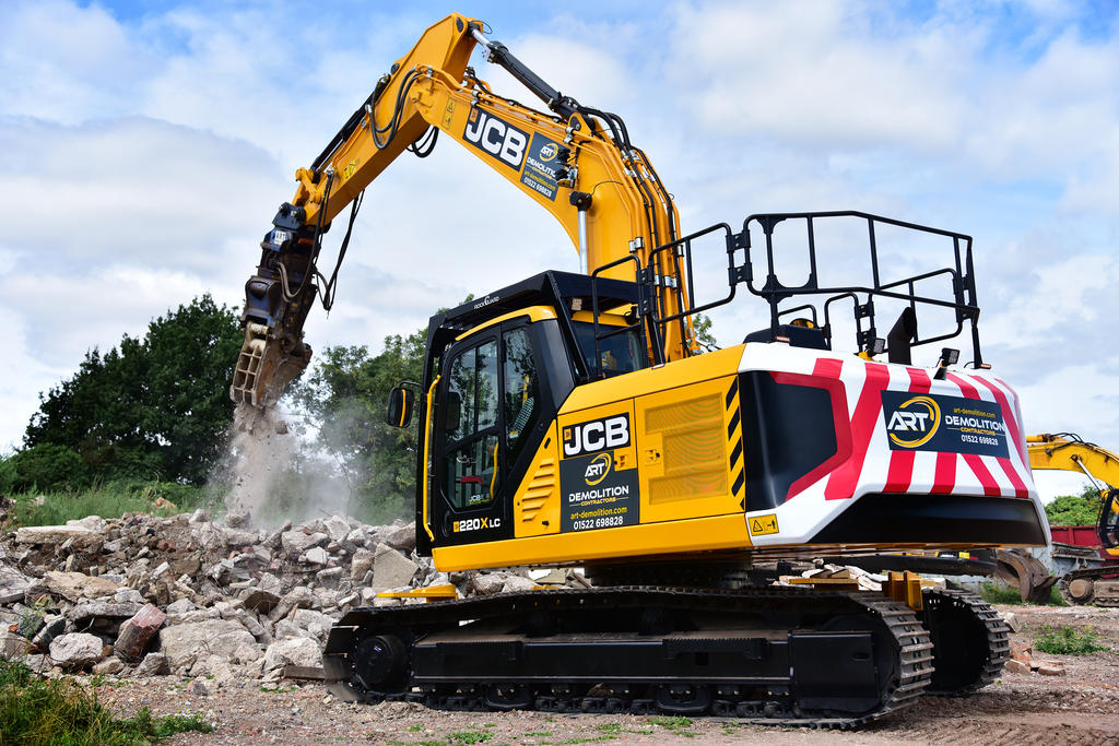 New JCB X series is a masterpiece for A.R.T. Demoliton | Hub-4