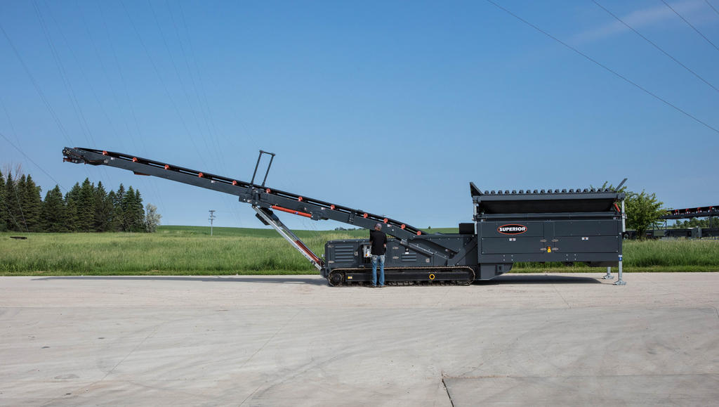 Superior Introduces Two New Track-Mounted Conveying Solutions | Hub-4