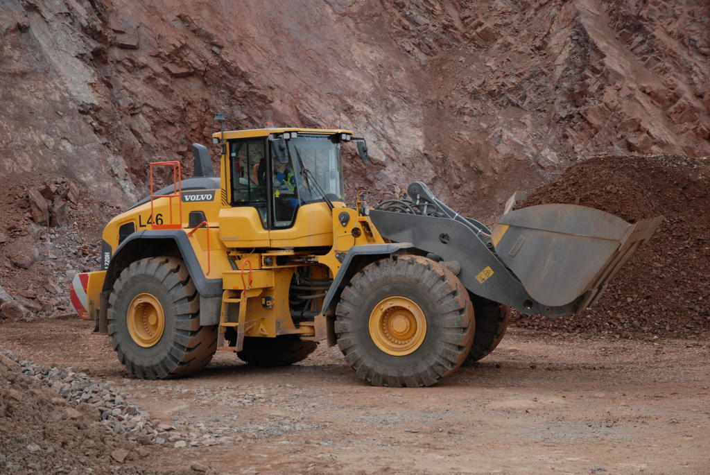 Skene Group Construction Services Ltd adds more Volvo L220H loading ...