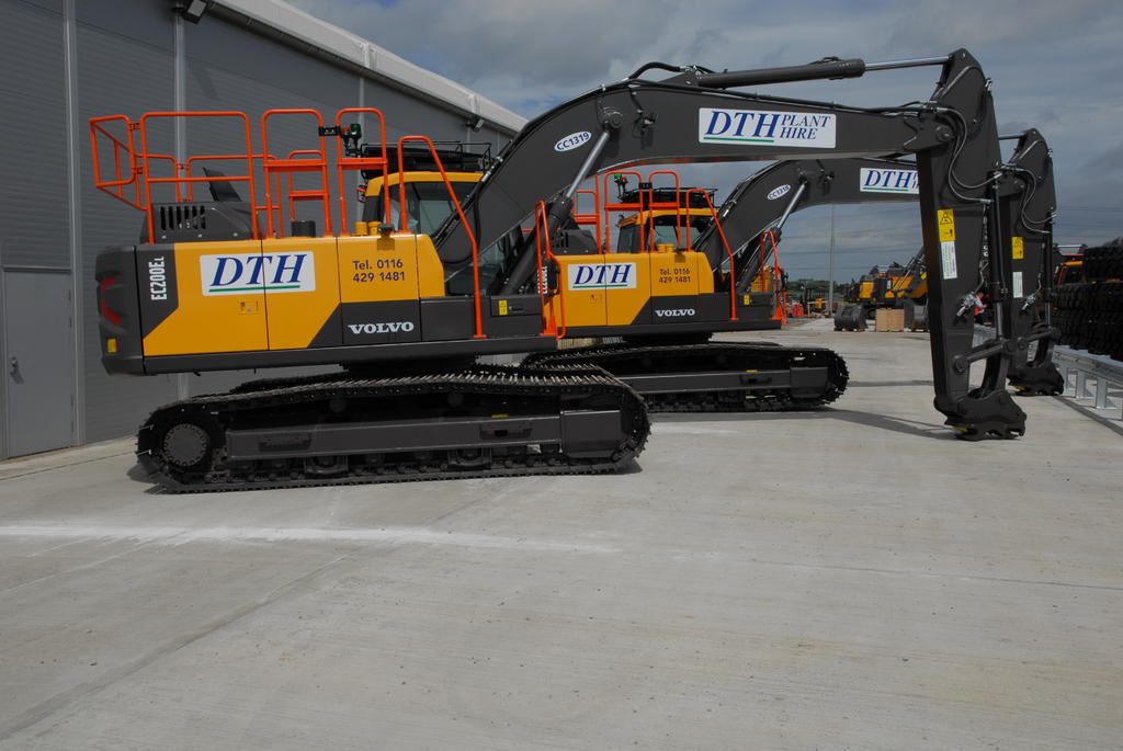 DTH Plant Hire takes delivery of the first two Volvo EC200Es in Great ...