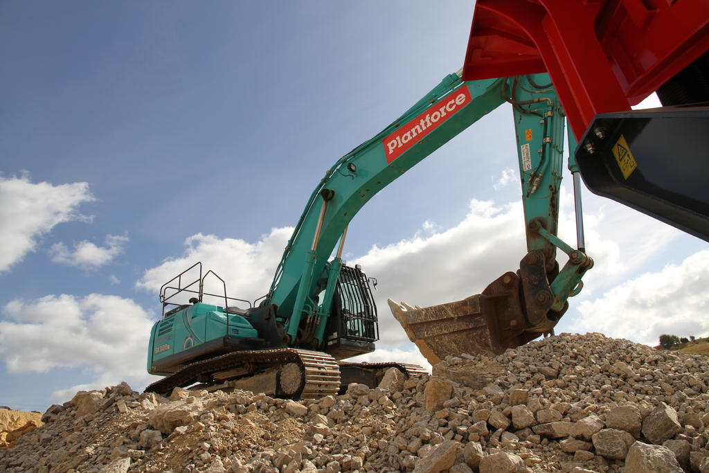 A huge array of machines resplendent in the sunshine. | Hub-4