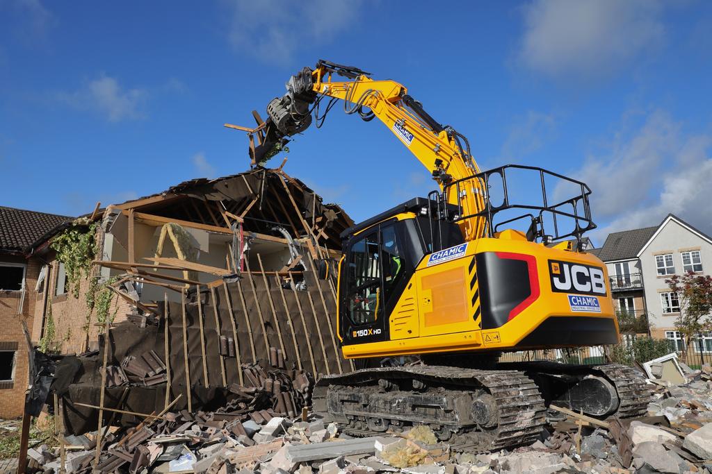 X Series the key to customer's return to JCB | Hub-4