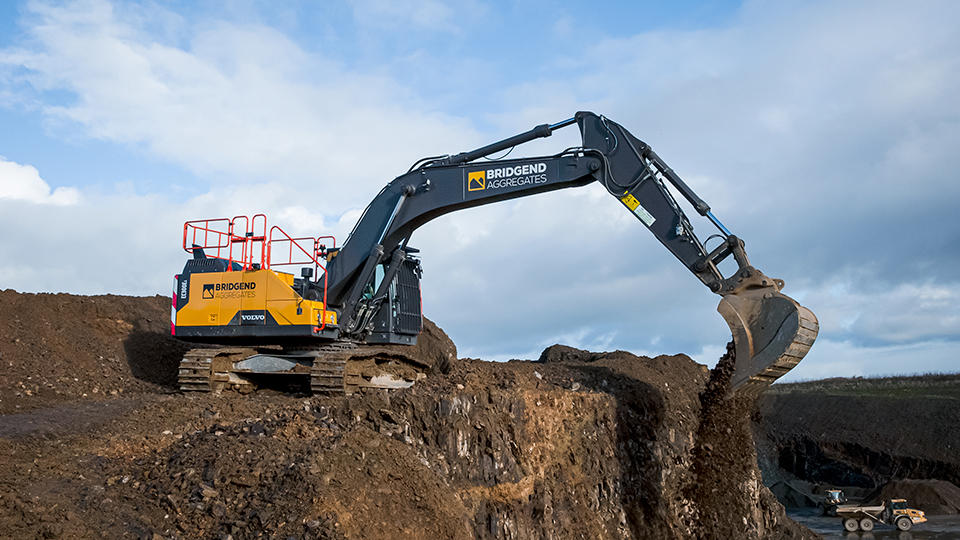 Bridgend Aggregates broadens its Volvo experience | Hub-4