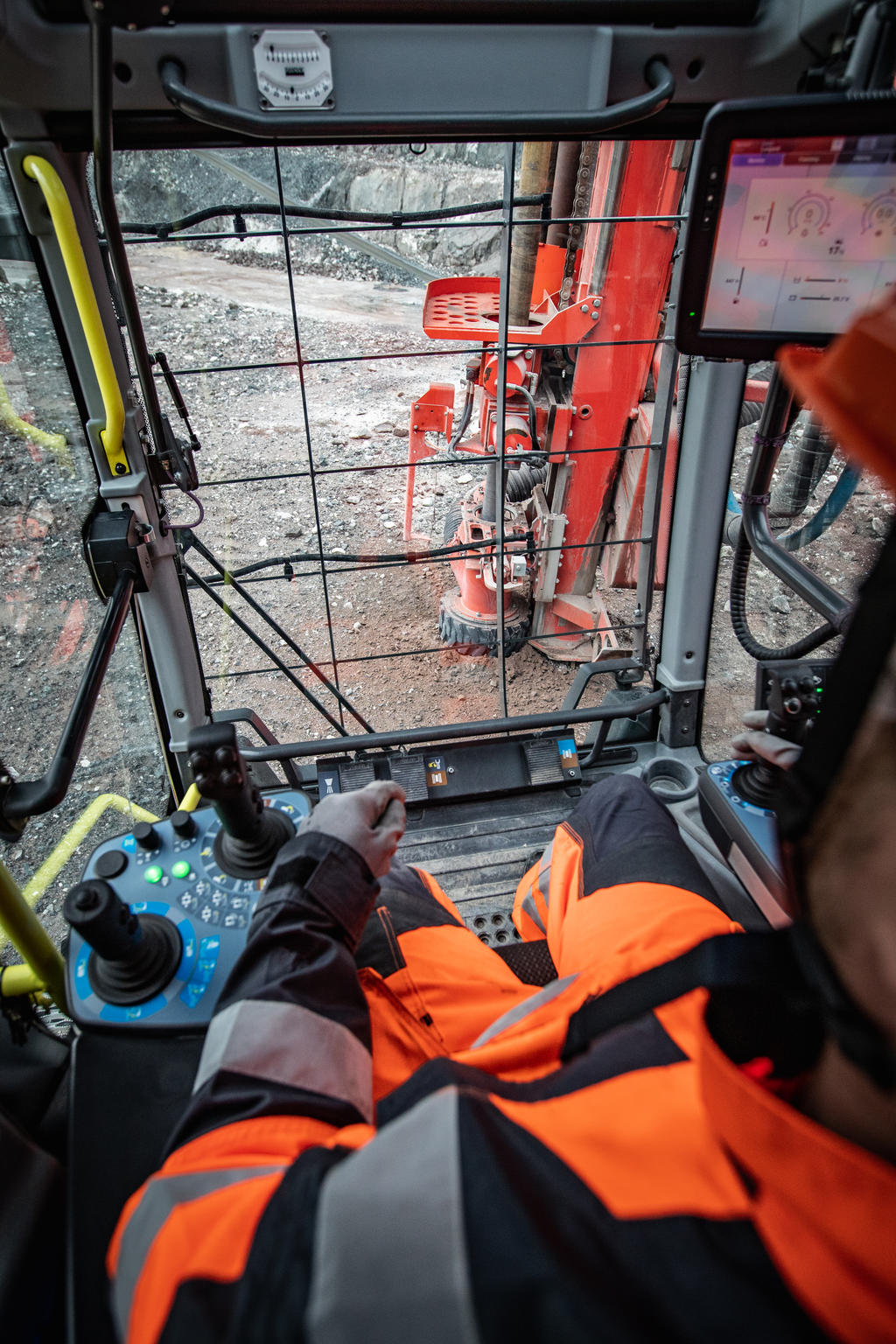 New Leopard™ DI650i: more intelligent DTH surface drilling | Hub-4