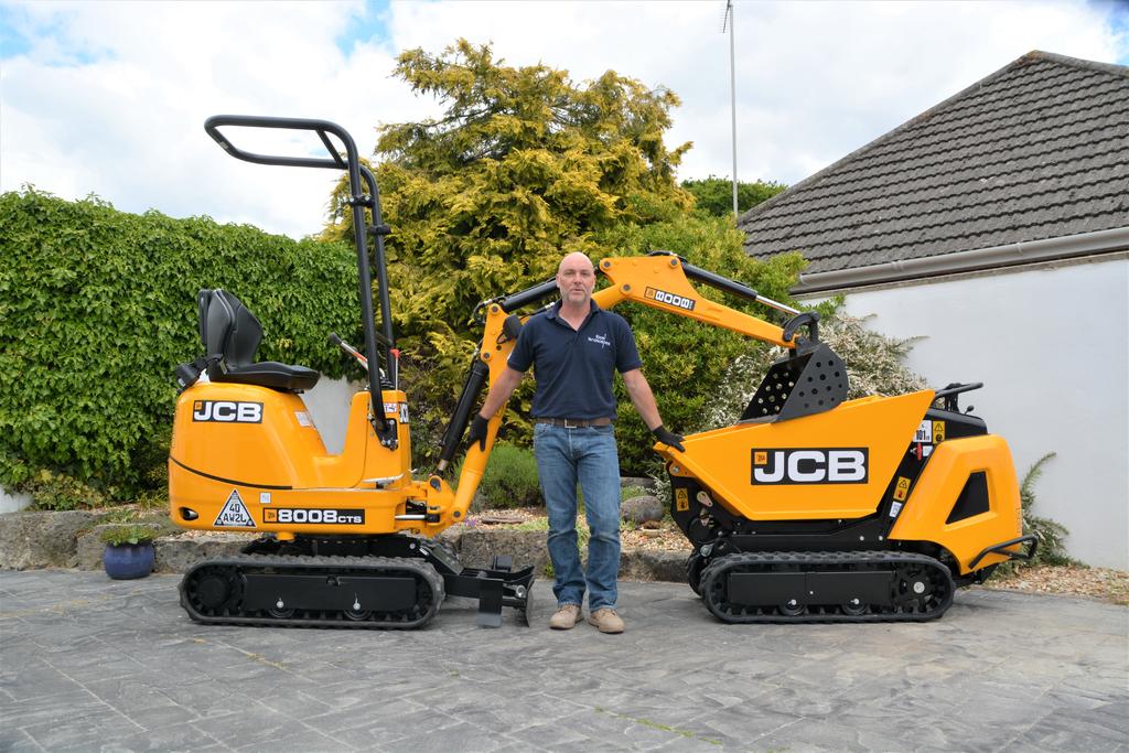 JCB complete first on-line deal | Hub-4