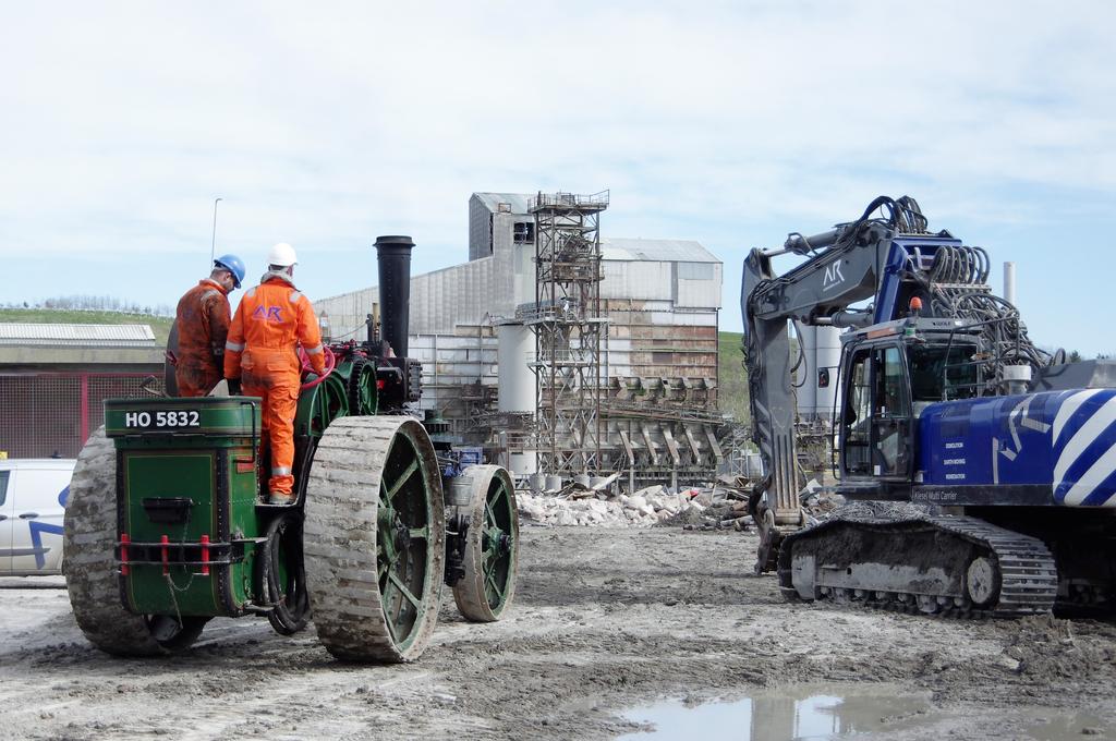 AR Demolition deploy a 1918 J&H McLaren steam traction engine to ...