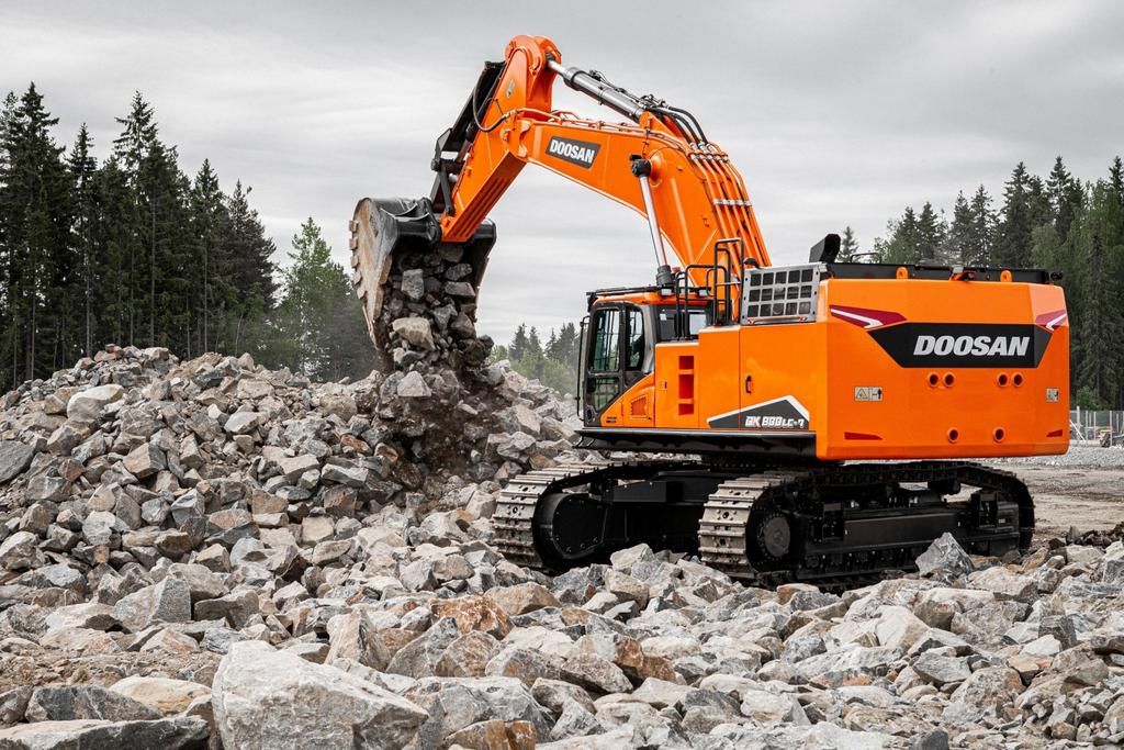 New Doosan excavator offers best performance in 80t class | Hub-4