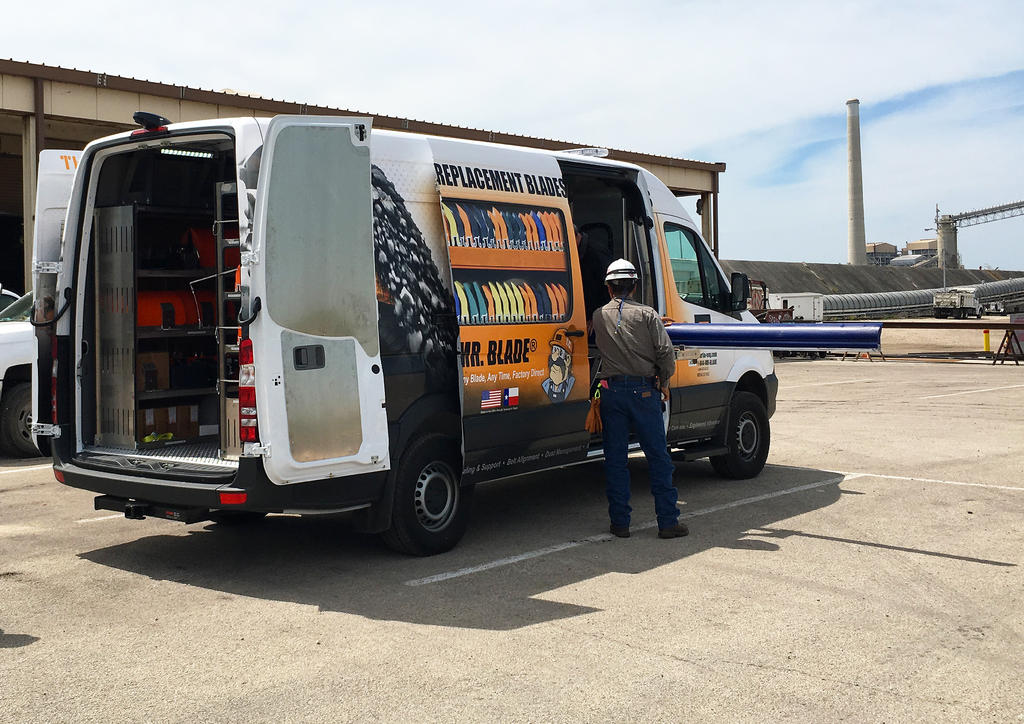 Conveyor service contracts reduce downtime, hazards & costs | Hub-4