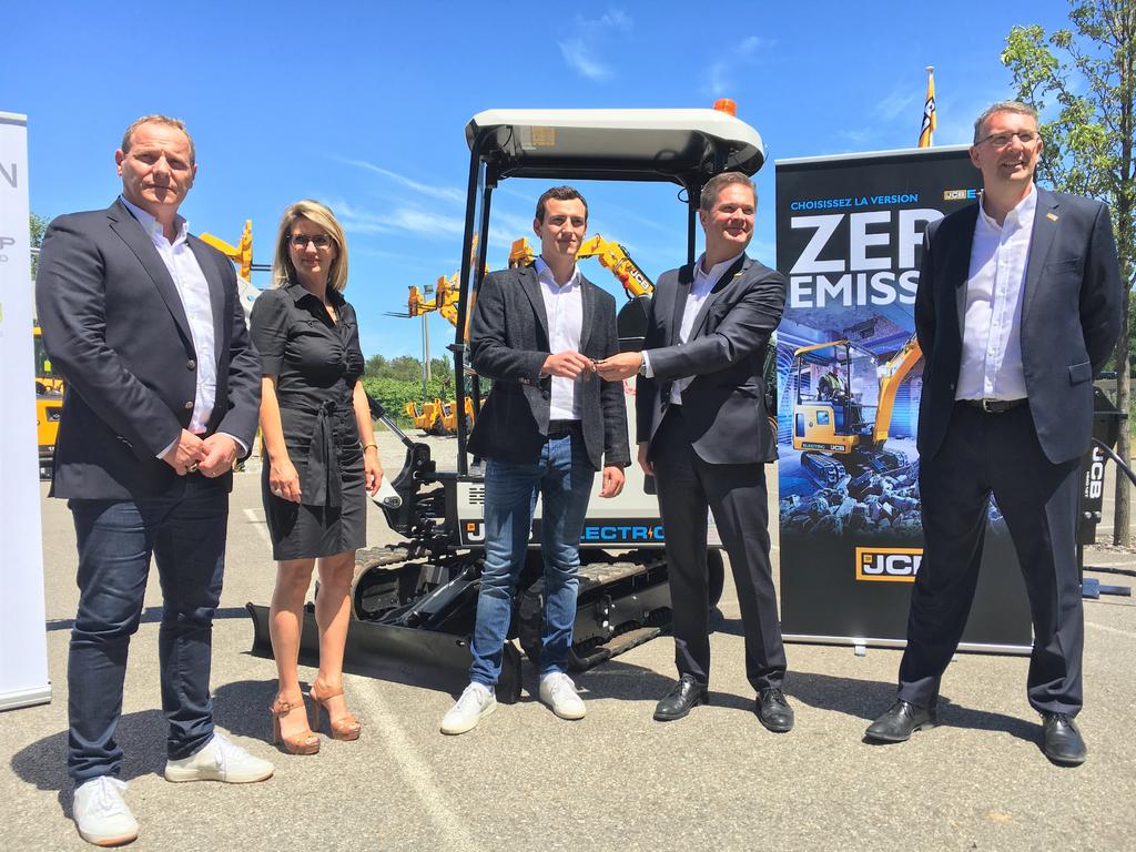 More French investment in the JCB Electric Mini Excavator | Hub-4