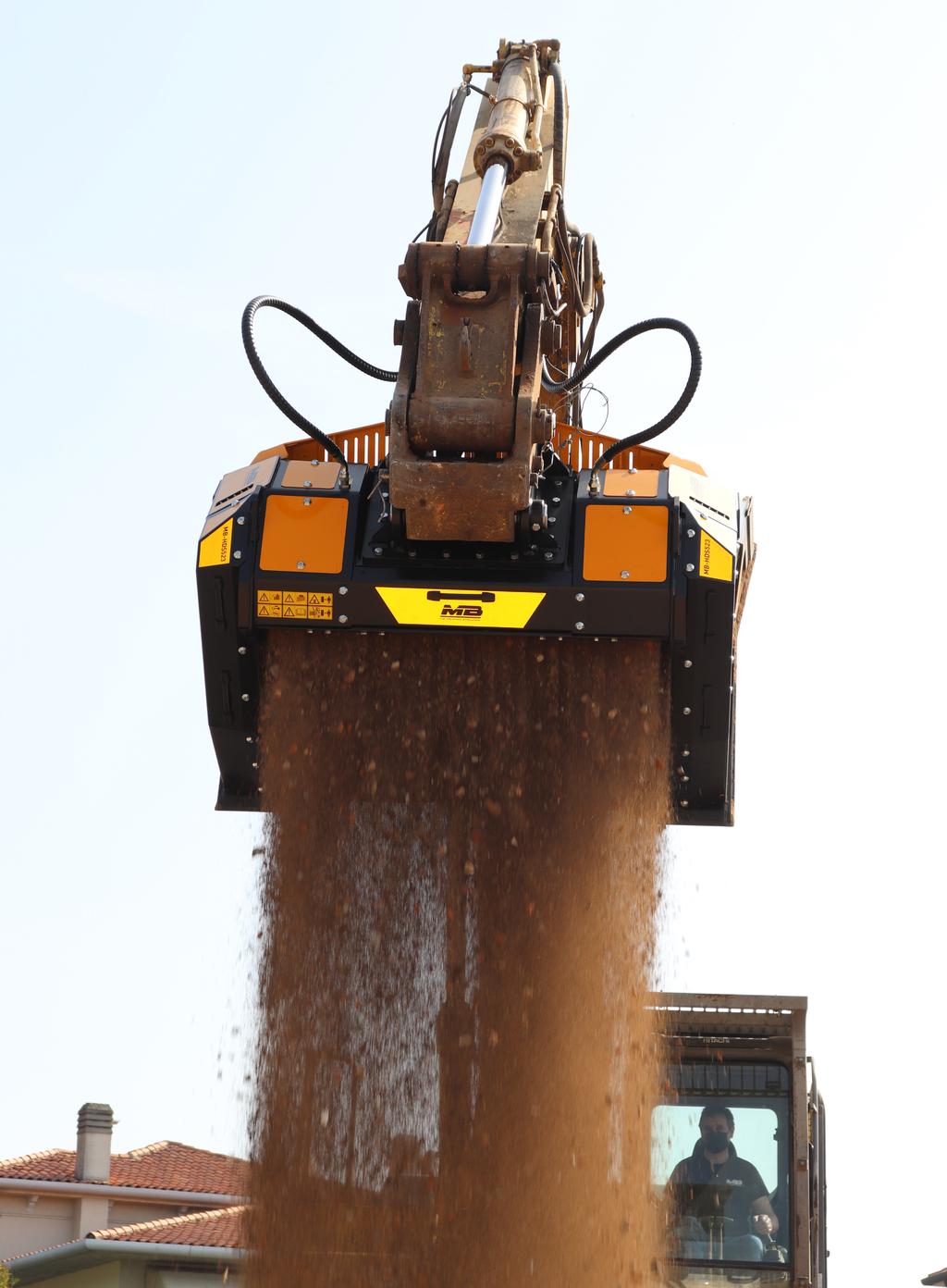 MB Crusher introduces the new MB-HDS523 shafts screener | Hub-4