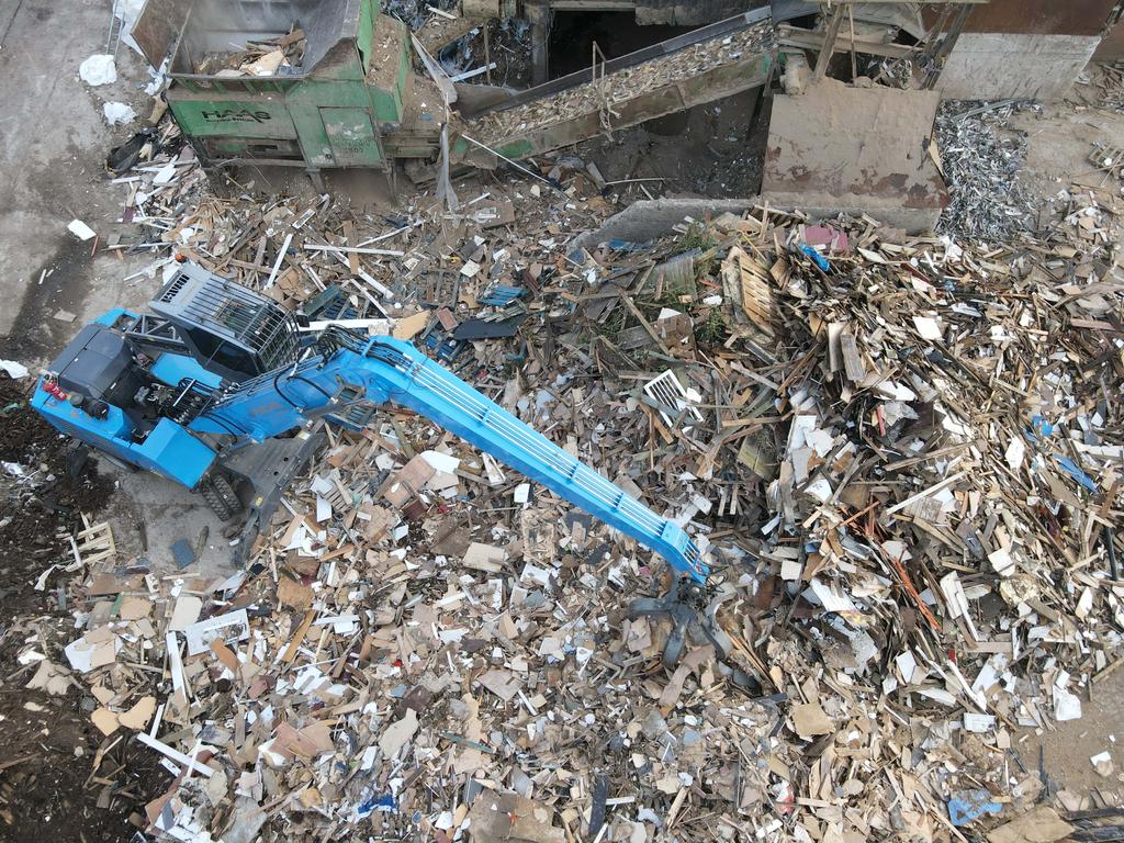 Blue supply five generations of Fuchs Handlers to Boden Group | Hub-4