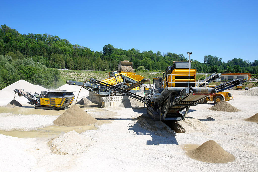 Chapman’s invest in 9 new Rubble Master Screens supplied by RK6. | Hub-4