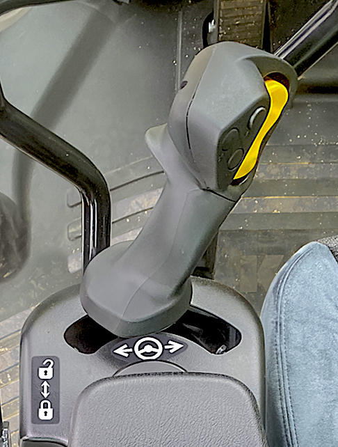 Komatsu adds advanced joystick steering system to 24-tonne | Hub-4
