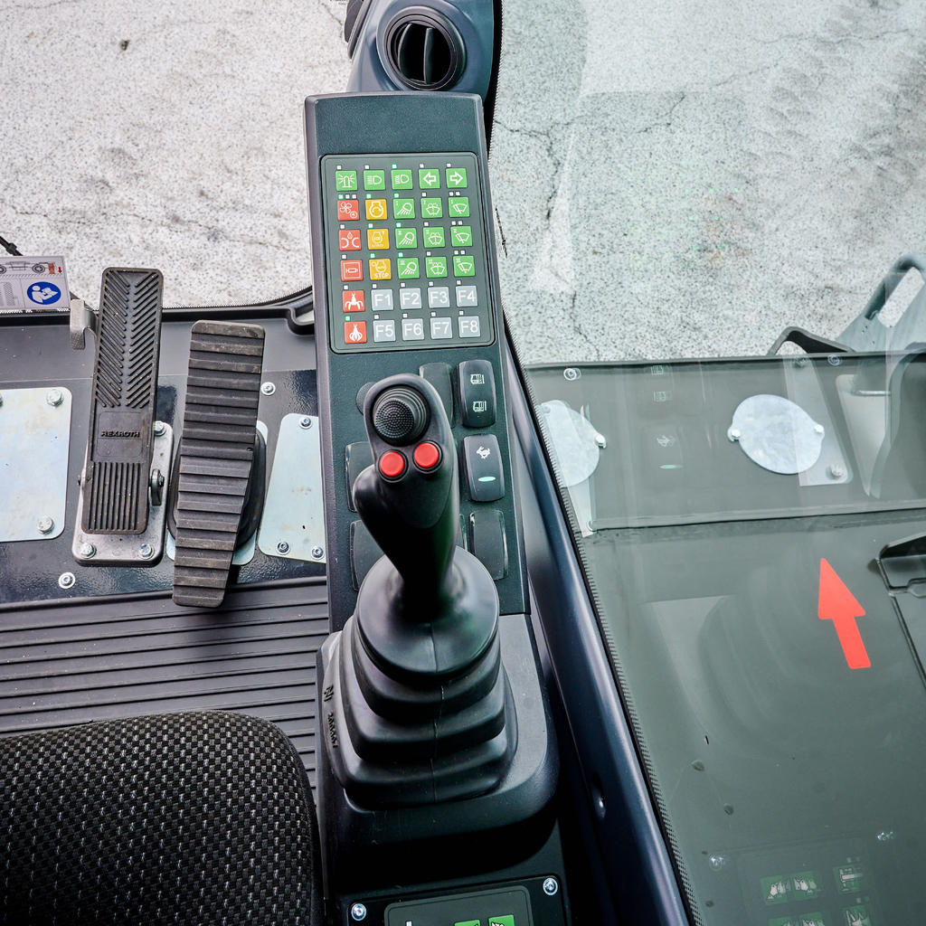 Sennebogen launch the first G series material handler – the SENNEBOGEN ...