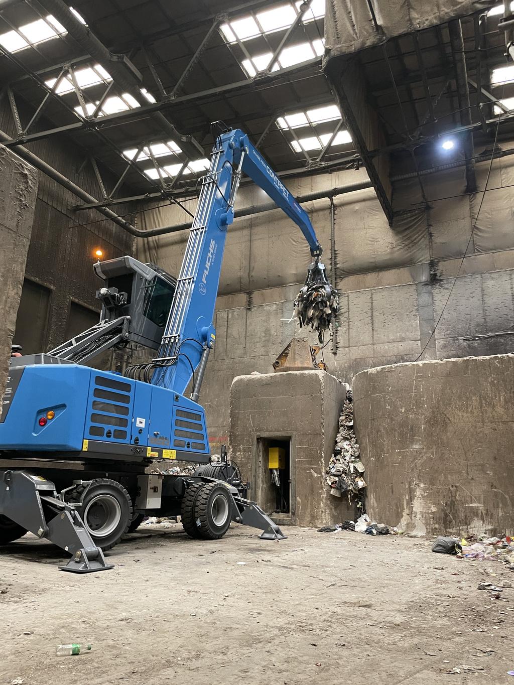 Blue Machinery turns the Material Handler Market Electric! | Hub-4