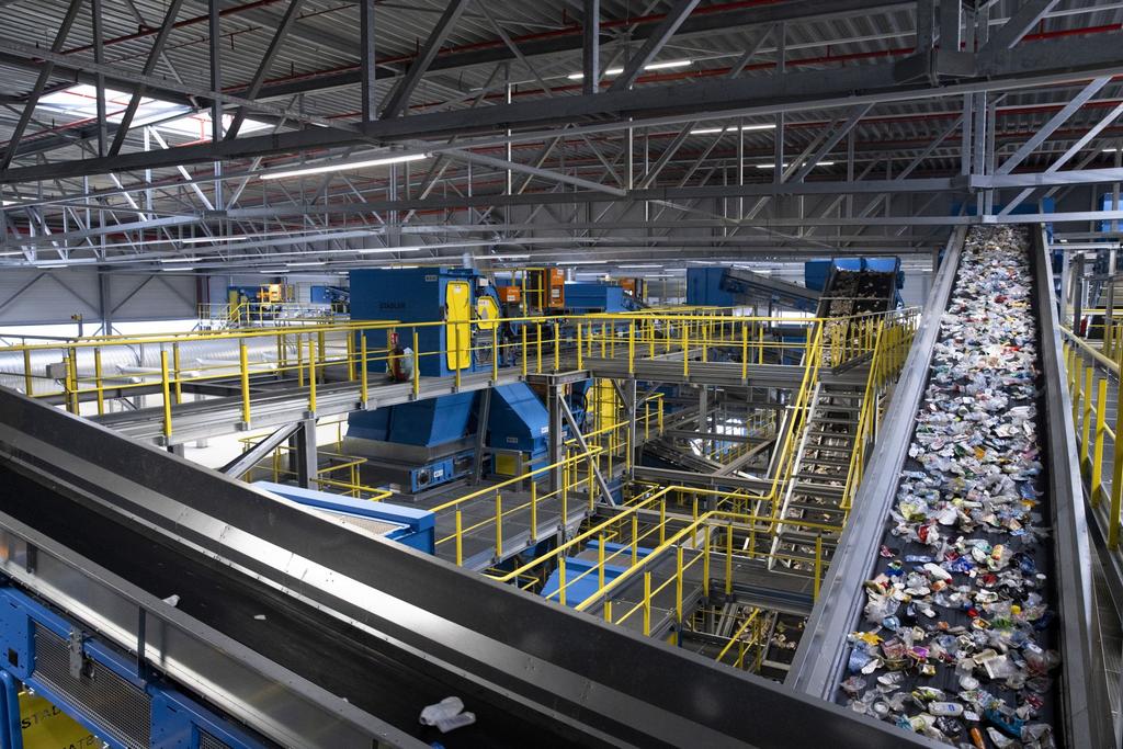 Dry recyclables and light packaging: the sorting challenge | Hub-4