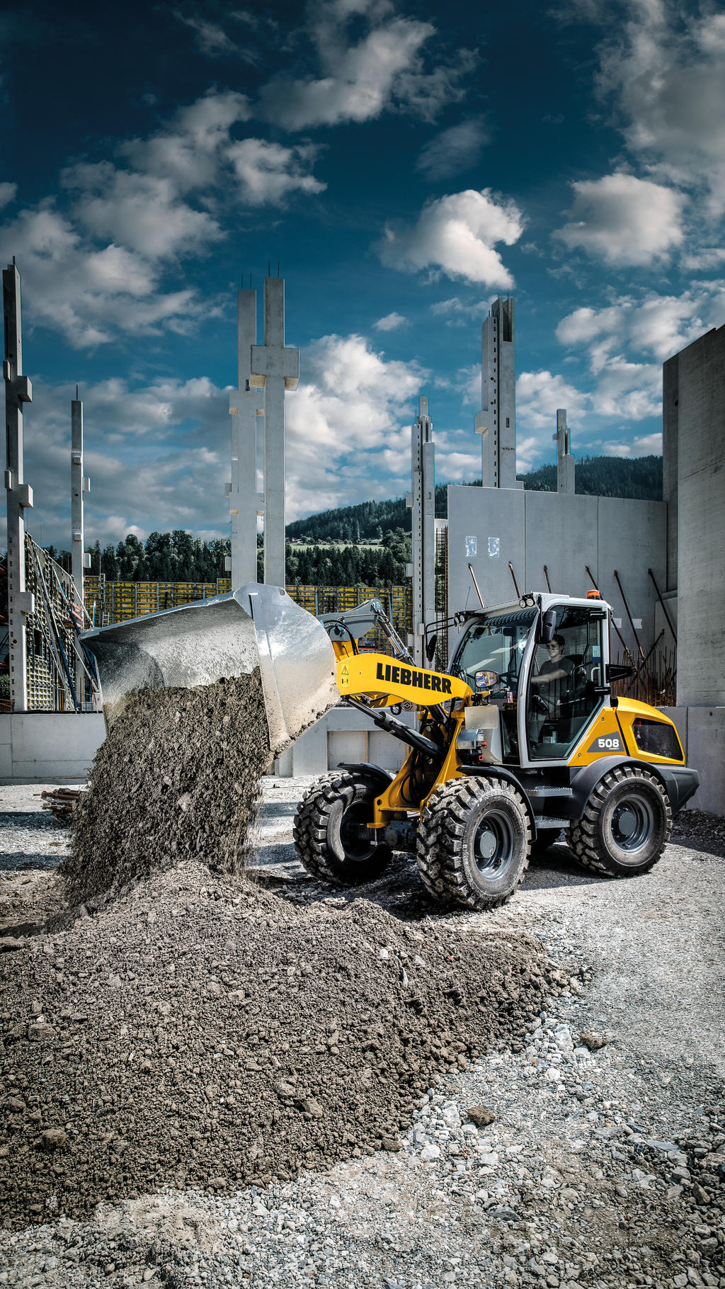 Liebherr presents new compact loader series with the new L 504 compact ...