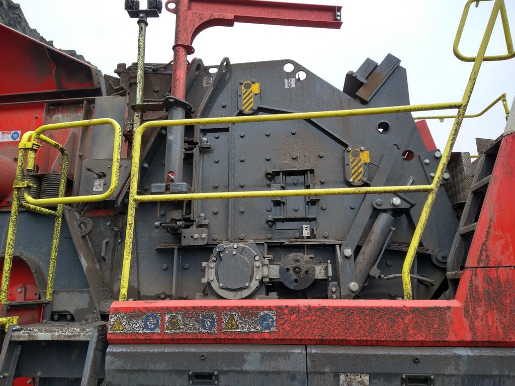 Sandvik unveil 3-Series Mobile Impact Crusher | Hub-4