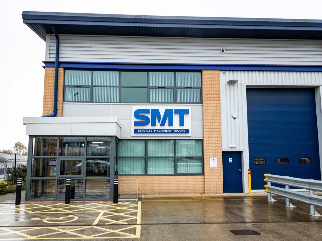 SMT GB celebrates the opening of a new Customer Support Centre | Hub-4