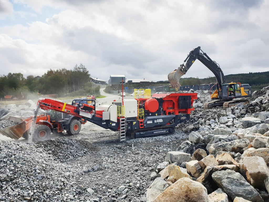 Sandvik Mobile Crushers & Screens (Tullyvannon, NI) | Hub-4