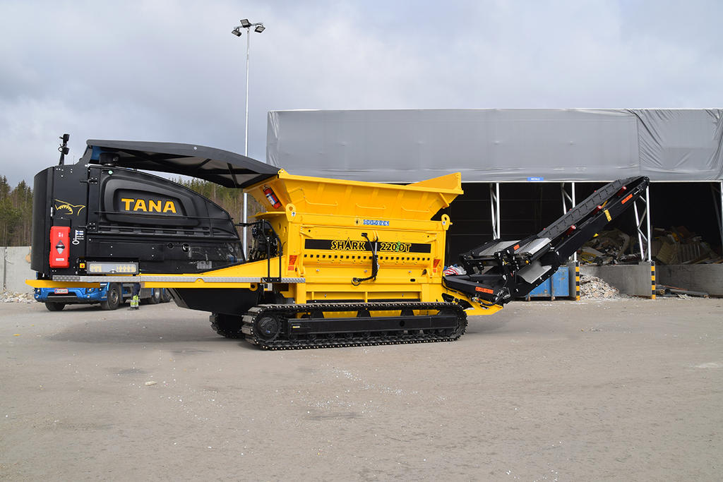 TANA unveils new shredder and disc screen – Cost-effective machine ...