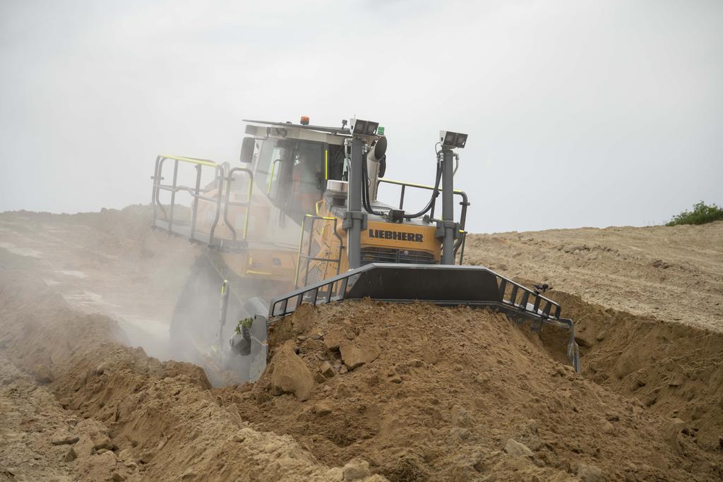The first Liebherr PR 766 Generation 8 dozer arrives in the UK. | Hub-4