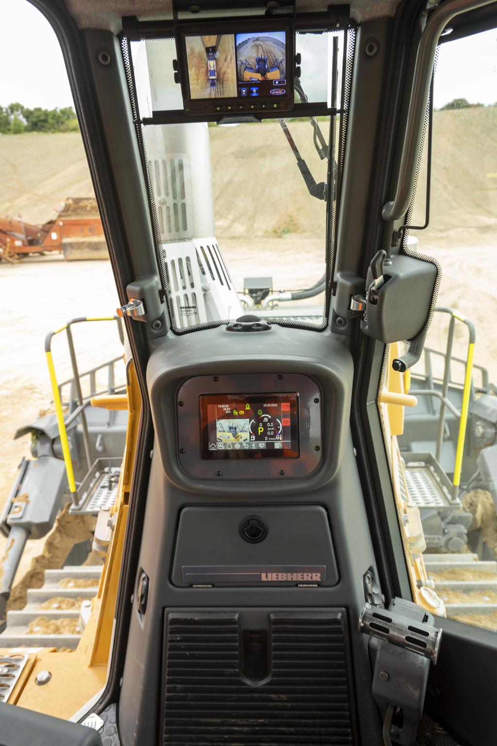 The first Liebherr PR 766 Generation 8 dozer arrives in the UK. | Hub-4