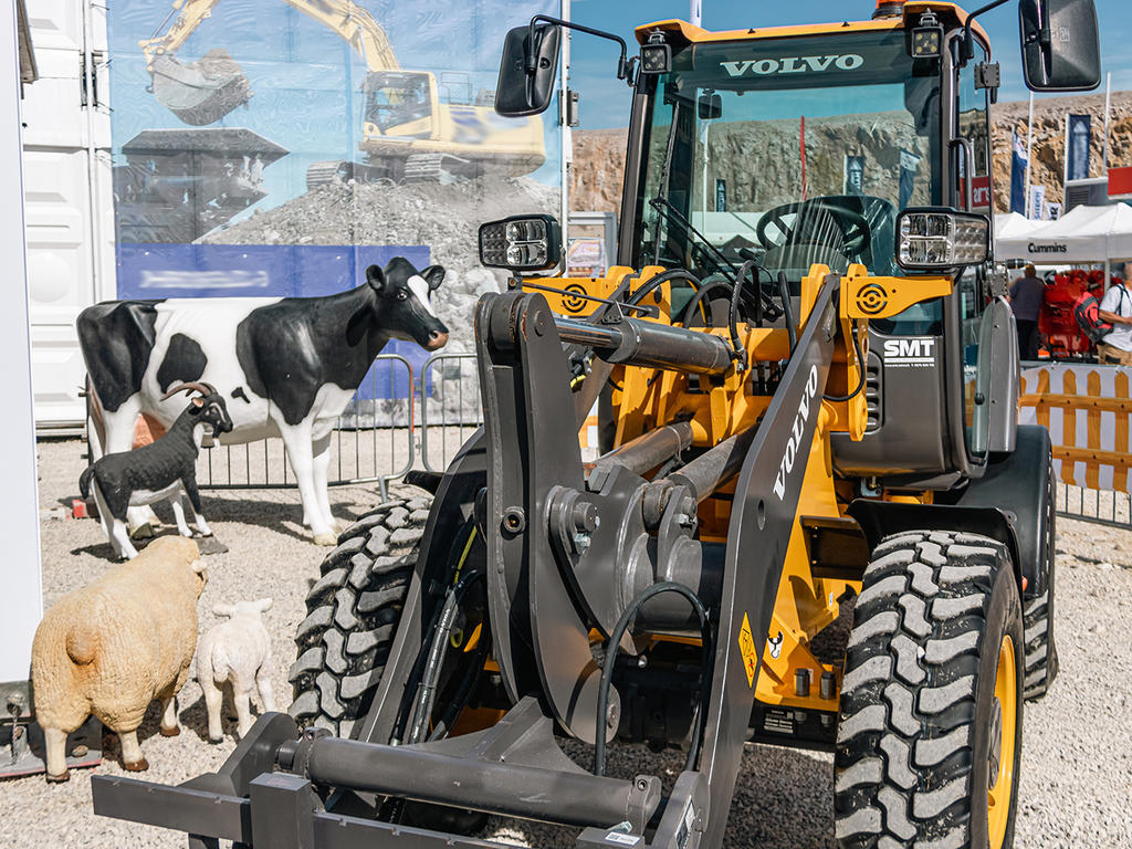 SMT GB demonstrates how Volvo Electric machines are building a brighter ...