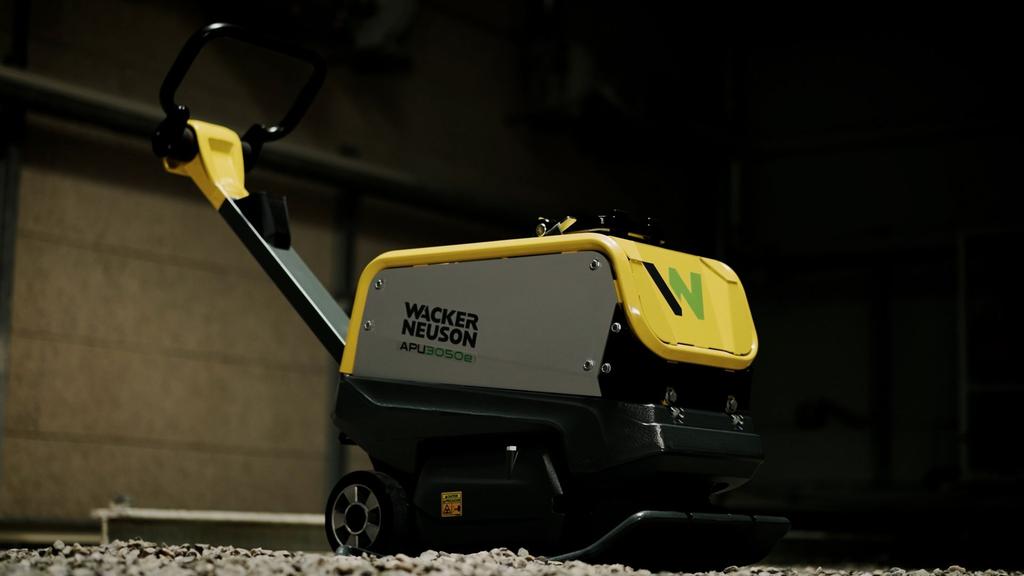 First battery powered reversible vibratory plate | Hub-4