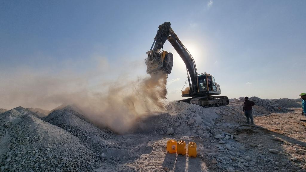 Building the roads around the New Delta water treatment plant | Hub-4