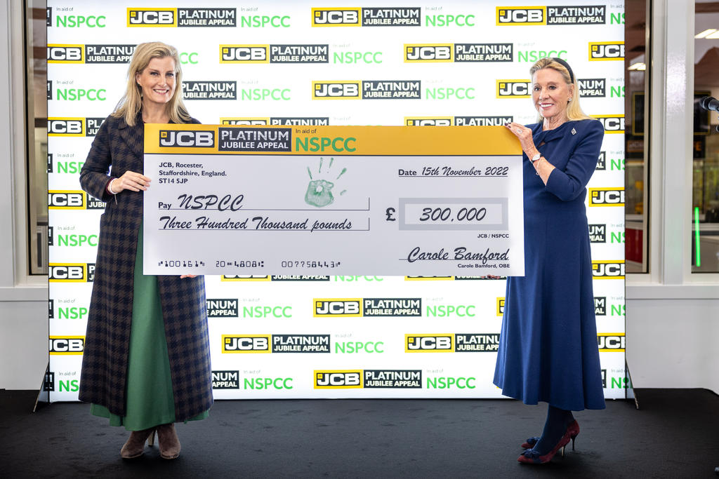 Joy as Countess marks double milestone at new British JCB Plant | Hub-4