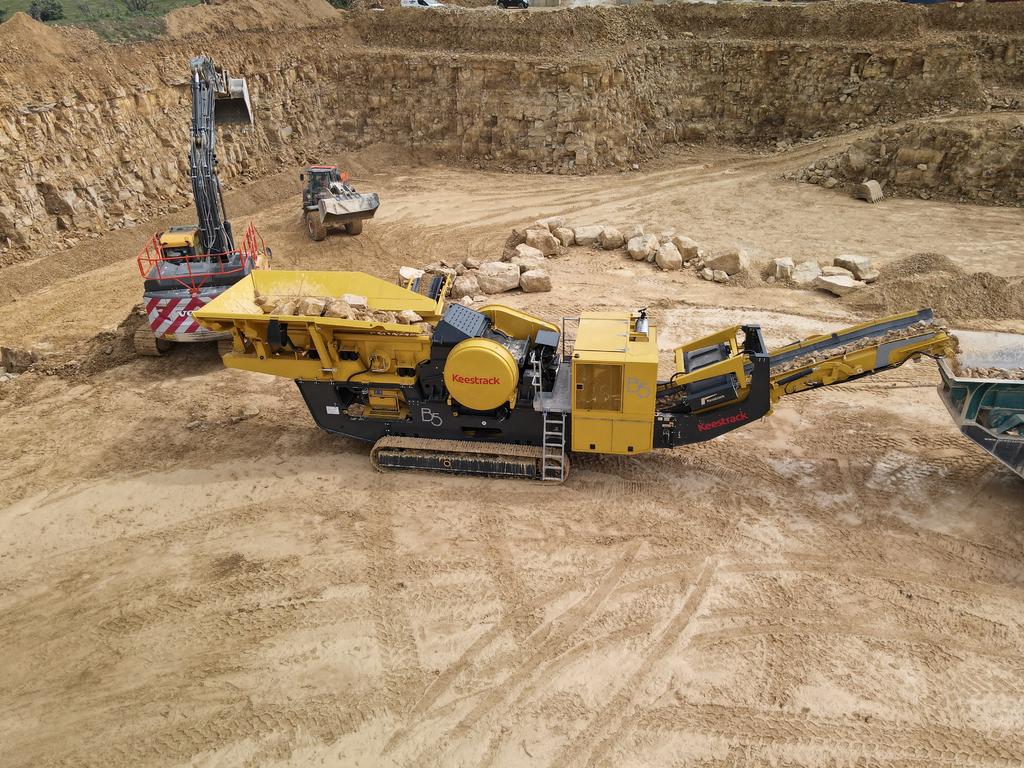 Warwick Ward look to the future | Hub-4