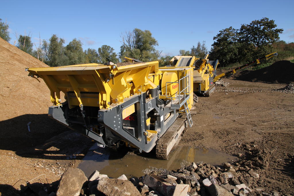 Warwick Ward look to the future | Hub-4