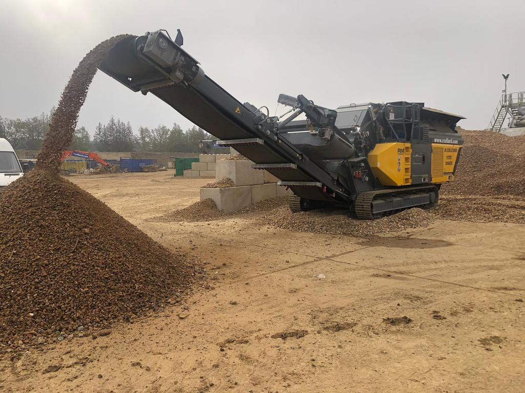 Crushing and Screening - With Rubble Master and Red Knight 6 Ltd | Hub-4