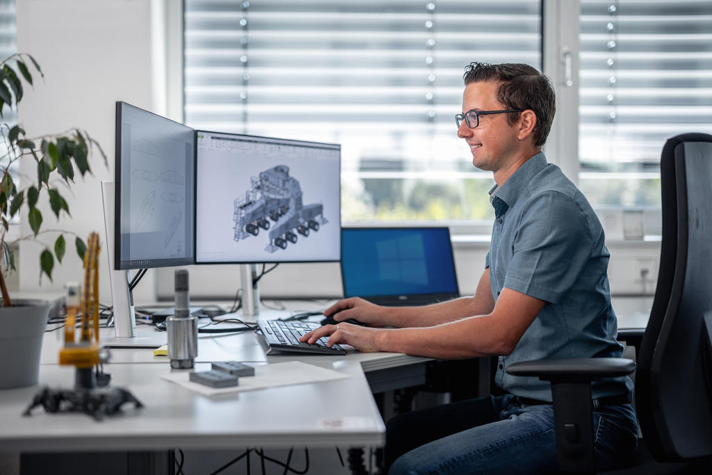 How does a material handling machine come to be? | Hub-4