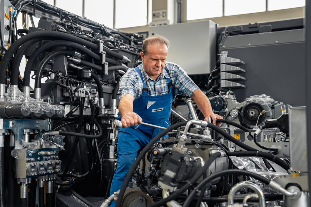 How does a material handling machine come to be? | Hub-4