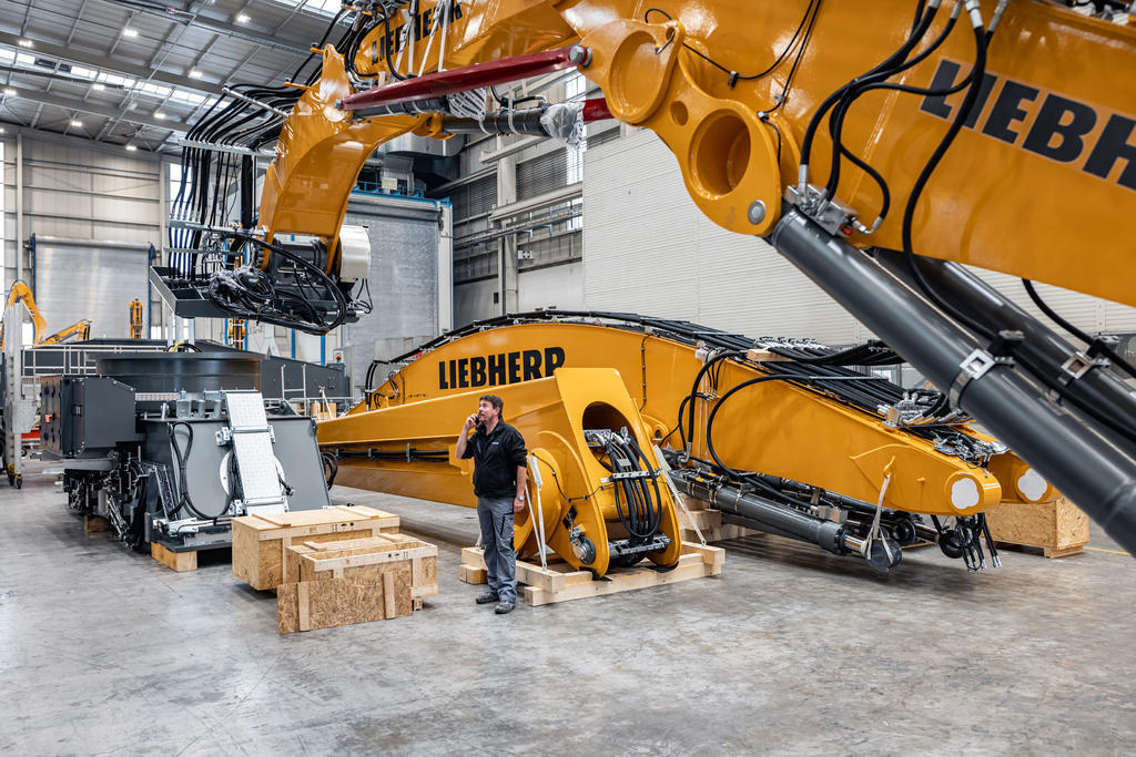 How does a material handling machine come to be? | Hub-4