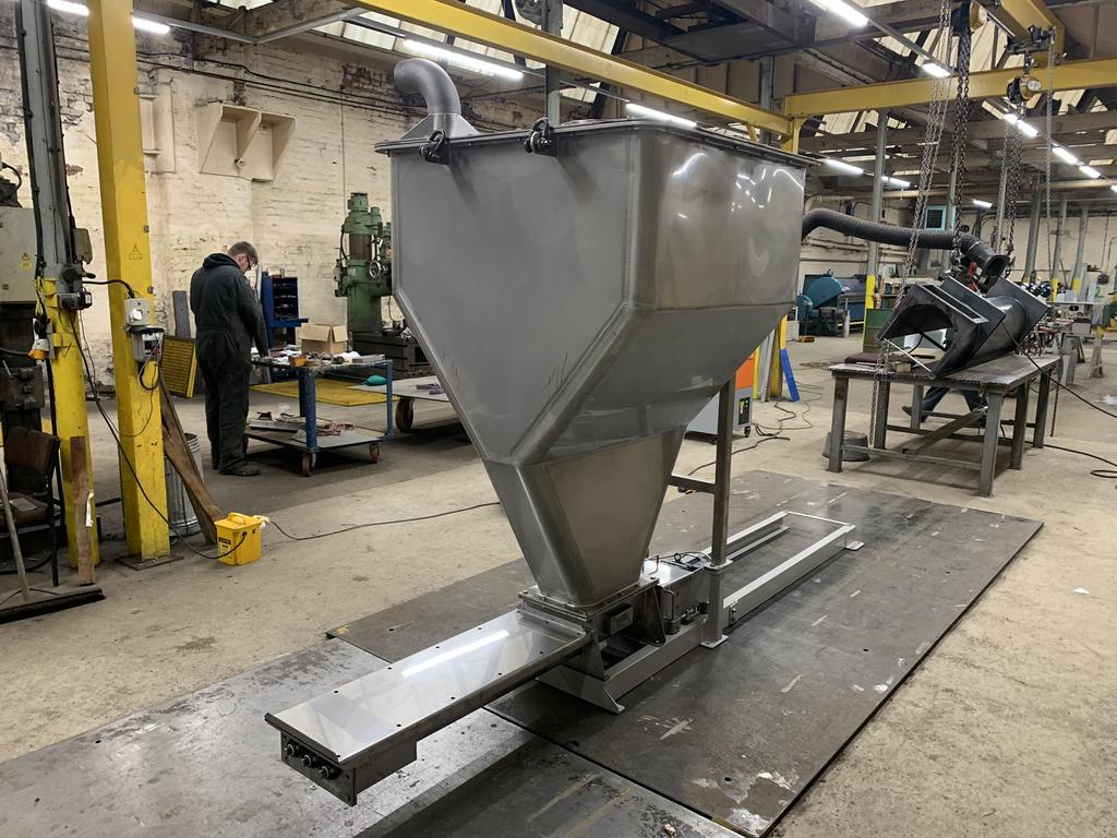 Pair of Ajax Equipment Triple Screw Feeders for Coveya. | Hub-4