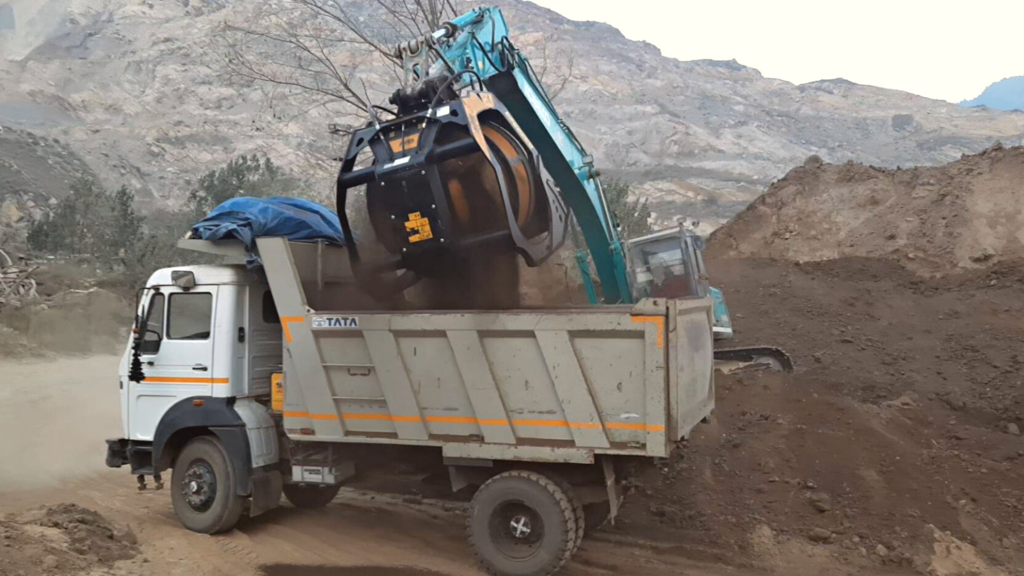 What happens to waste from mining and processing. | Hub-4