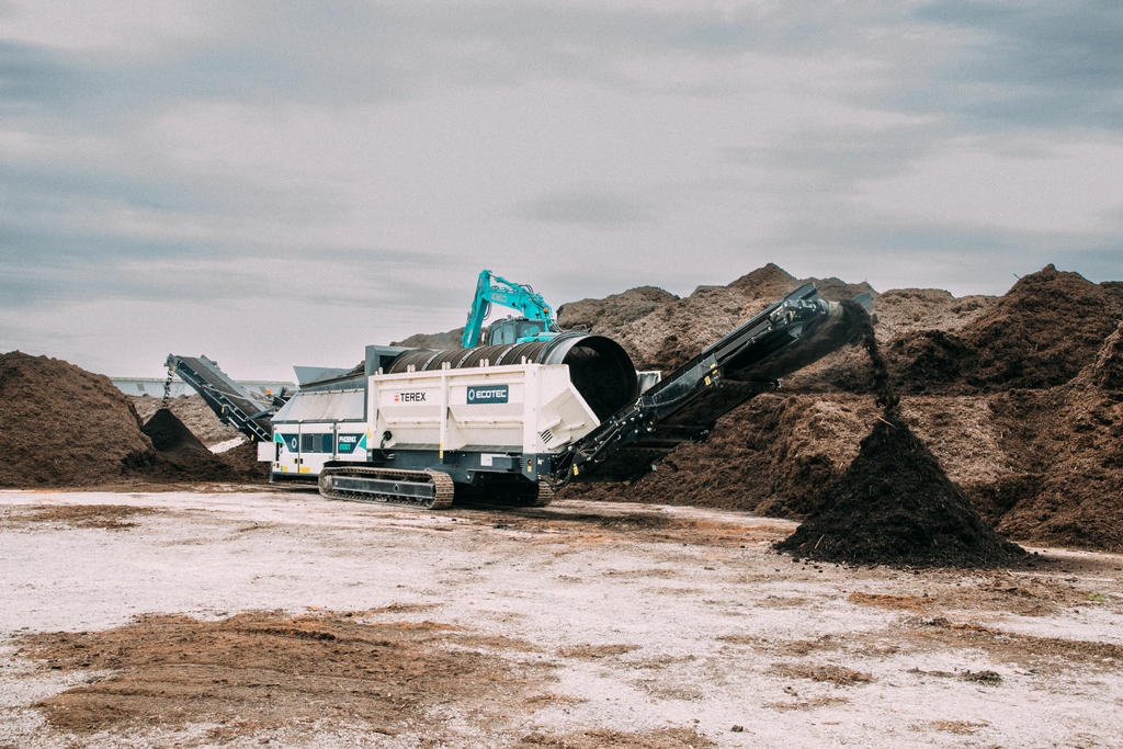 Superior Screening with Terex Ecotec’s new Phoenix 2100T Trommel Screen ...