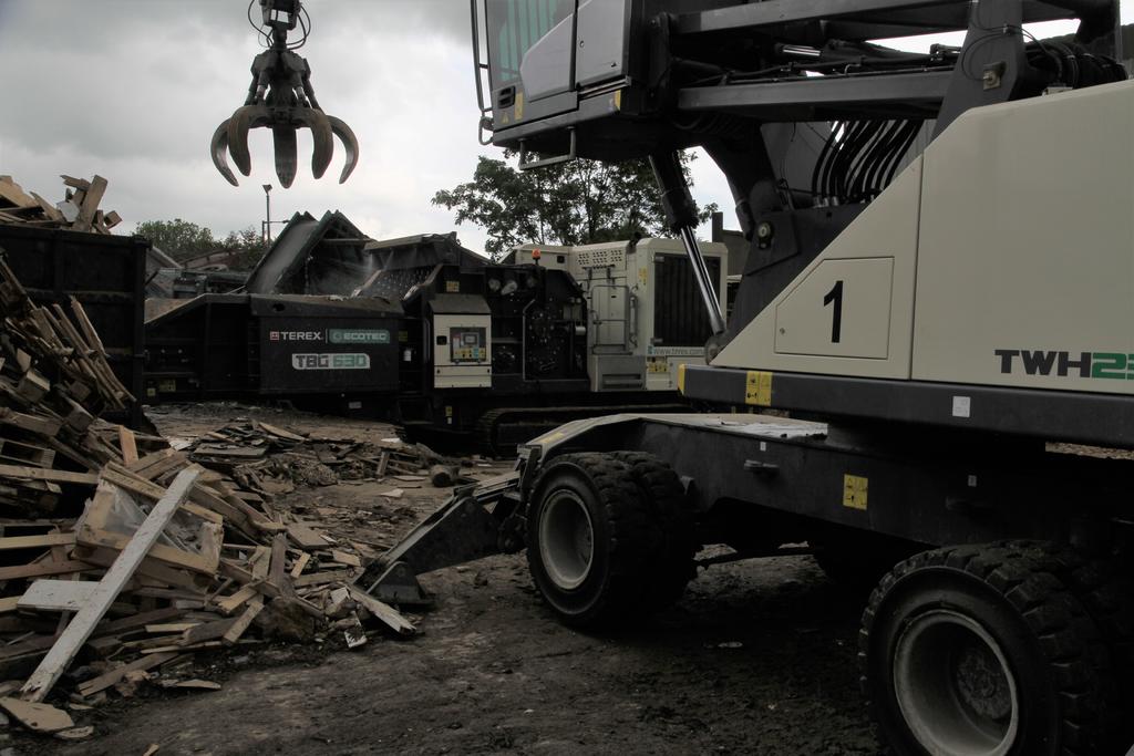 KCM invest in a third Terex® Ecotec Waste Handler. | Hub-4