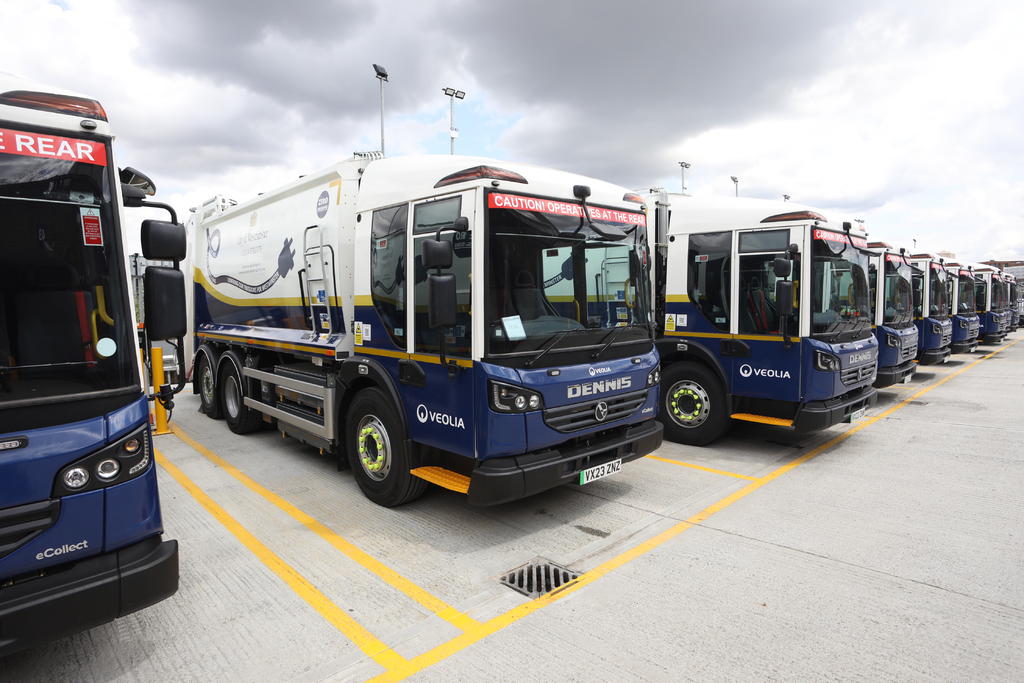 Westminster Council unveil UK's largest electric waste collection fleet ...