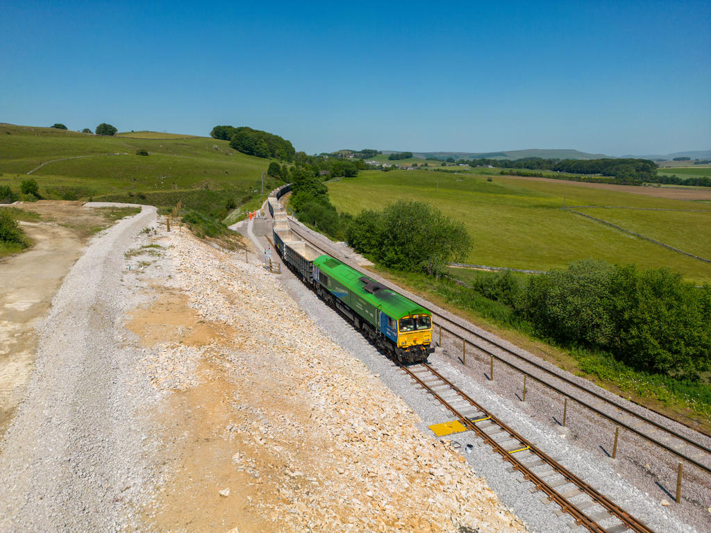 First train for new Tarmac Peak District rail link | Hub-4