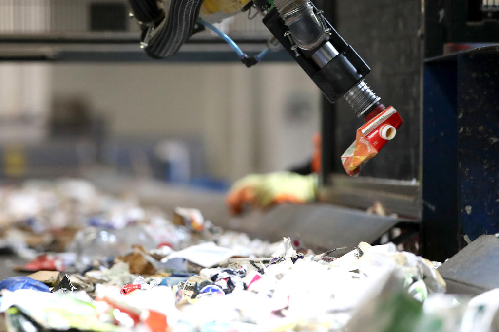 Bryson Recycling invests in 4 more AI-powered Recycleye robots in first ...